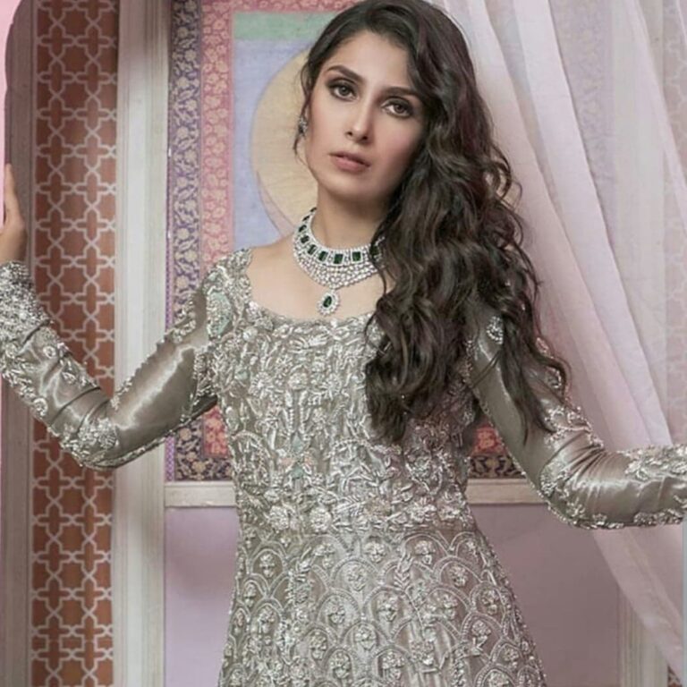 Ayeza Khan Biography- Ayeza Khan Pakistani Actress Bio - Showbiz Secret