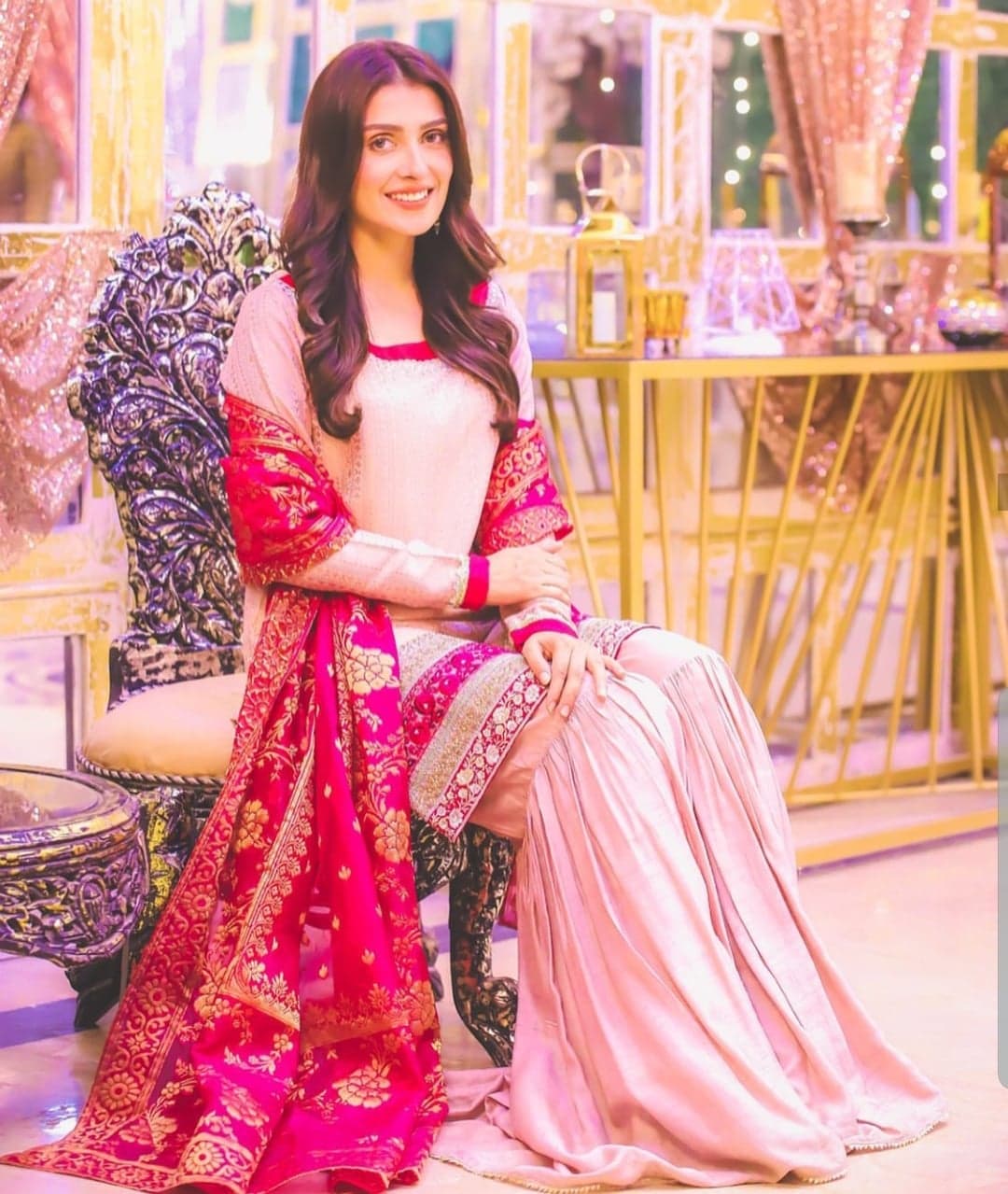 Ayeza Khan Biography- Ayeza Khan Pakistani Actress Bio - Showbiz Secret